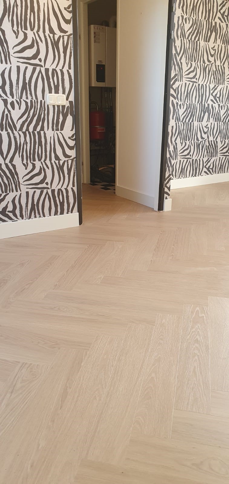 Visgraat vloeren, de vloerentrend van nu. Bezoek nu onze showroom.